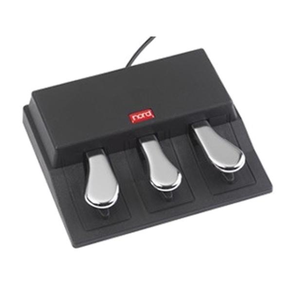 Nord Triple Pedalは通常のペダル機能（右：サスティン・ペダル、左：ソフト・ペダル、中央：ソステヌート・ペダル）の他に、独自の機能としてペダル操作時に発生するメカニカル・ノイズの再現機能を有しています。ハーフ・ペダリングや「リ...