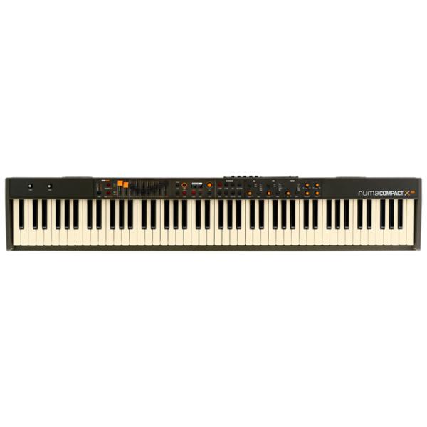 Numa Compact X SEは、従来のNuma Compact 2xのコンパクト＆軽量ボディはそのままに、上位モデルNuma X Piano譲りのパワフルな4つのサウンドエンジンを新たに搭載。ハンマーノイズやダンパーノイズなども調整可...
