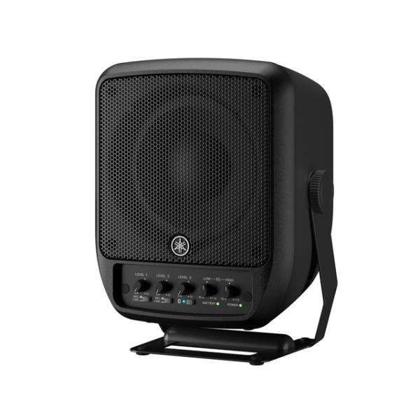 バッテリー内蔵型のSTAGEPAS 100BTR mkIIは、USBまたはBluetooth接続経由のオーディオ入出力機能を備えており、BGM再生に加え、その場にいないオーディエンスにクリアな音質でパフォーマンスを届けたり、遠隔地の仲間とコ...