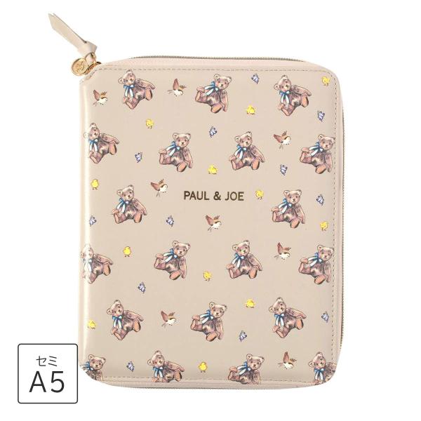 パリの人気ファッションブランド「ポール ＆ ジョー」とのコラボレーションデザインから、ラウンドジップタイプの手帳カバーが登場。淡いラテのカラーリングにテディベアが散りばめられた、ノスタルジックな雰囲気が魅力のデザイン。内側にたくさんのポケッ...