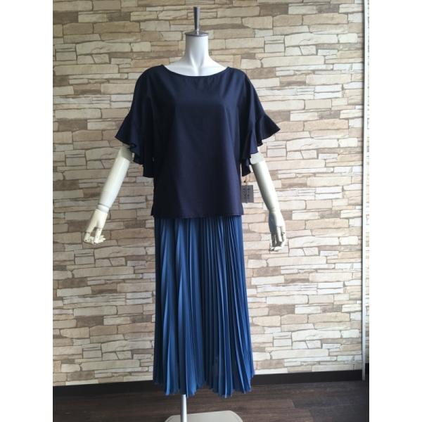 Priority　エレガントフリルブラウス Ｕネック　です。 人気のブラウスです。お袖の立体的なフリルがポイントです。バックリボンも素敵です。これ一枚で上品コーディネートの完成です♪カットソーでは表現出来ない大人のエレガンスです。 上質で肌...