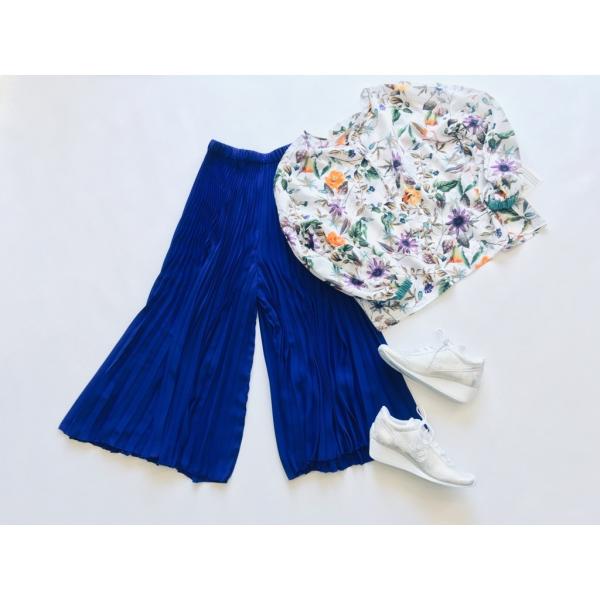 Priority　美シルエット　シフォンプリーツガウチョパンツ　　です。 人気の美脚パンツです。ウエストゴムで楽に穿いて頂けます。これ一枚で上品コーディネートの完成です♪上質で肌触りの良いシフォン素材を使用した着心地の良く高級感バツグンのア...