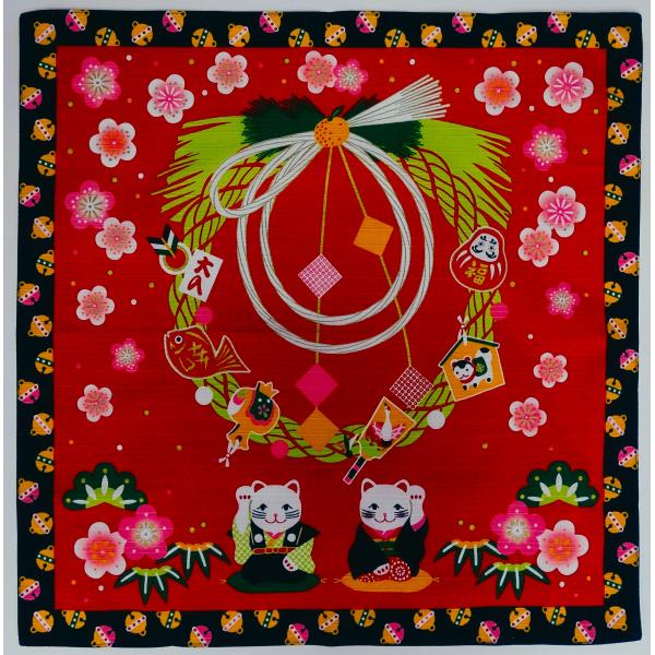 お正月の小風呂敷です。縁起の良い招き猫とお正月飾りの柄です。右手を挙げている猫は金運を招き、左手を挙げている猫は人（客）を招くとされています。お弁当包みやランチナフキン、海外へのお土産、タペストリー、プチギフトとしてもお薦めです。タペストリ...
