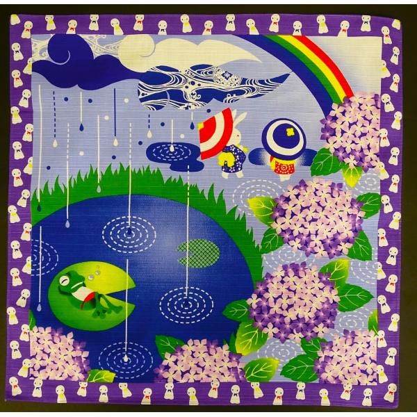 雨降るあじさいのお庭をうさぎがお散歩している小風呂敷です。 かえるは葉っぱの上でお昼寝中。お弁当包みやランチナフキン、海外へのお土産、タペストリー、プチギフトとしてもお薦めです。タペストリーとしても飾って頂けると、一枚で部屋の雰囲気が変わり...