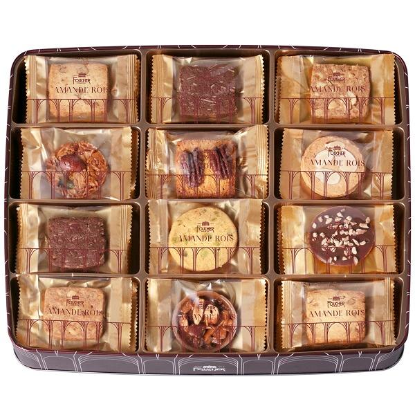 ■説明アーモンドを中心にナッツの魅力たっぷりに仕上げたクッキー。フランスのアール・ヌーボー建築の窓枠や柱の装飾の美しさをデザインしたパッケージも、フランスの雰囲気を感じさせるデザインです。■商品詳細内 容 量：50個温 度 帯：常温賞味期限...
