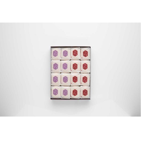 ■説明小豆を丹念に炊き上げた程よい甘さの餡と最中種をあわせた亀甲型の品の良い一口サイズの最中です。天明３年（1783年）に創業し、代々河越藩の御用を賜りました。■商品詳細内 容 量：亀の最中つぶ・こし×各１６個温 度 帯：常温賞味期限：製造...