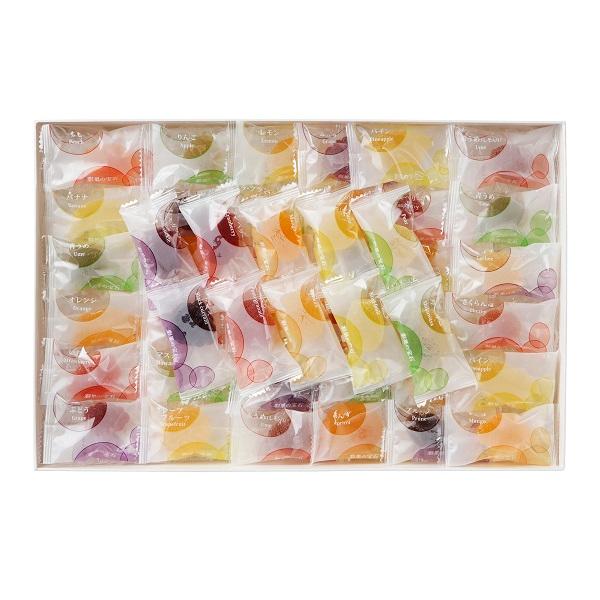 ■説明日本を含む世界各国原産、現地の気候で美味しく育った果物を取り寄せて使用。■商品詳細内 容 量：フルーツゼリー28種類82個入りあんず・パイン・バナナ・りんご・もも・青うめ・赤うめ（しそ入り）・グレープフルーツ・ぶどう・マスカット・オレ...