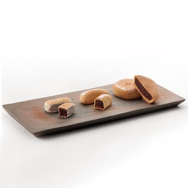 ■説明香り豊かな北海道産小豆を使用し、丁寧に丹精こめて作った餡が自慢の焼菓子をお届けします。■詳細賞味期限：製造日から21日内容量：よも山 6個、旅まくら 10個、志なの路 9個特定原材料（アレルギー）：小麦・卵・ゴマ・大豆温度帯：常温■お...