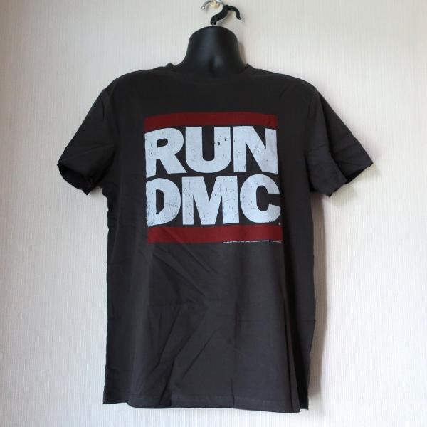 アンプリファイド　RUN DMC ロゴTシャツです。Amplified（アンプリファイド）はロンドン発のブランドで現在世界中のセレクトショップに置かれており、海外セレブに大人気のブランドです。このTシャツはヴィンテージ風の作りになっており、...