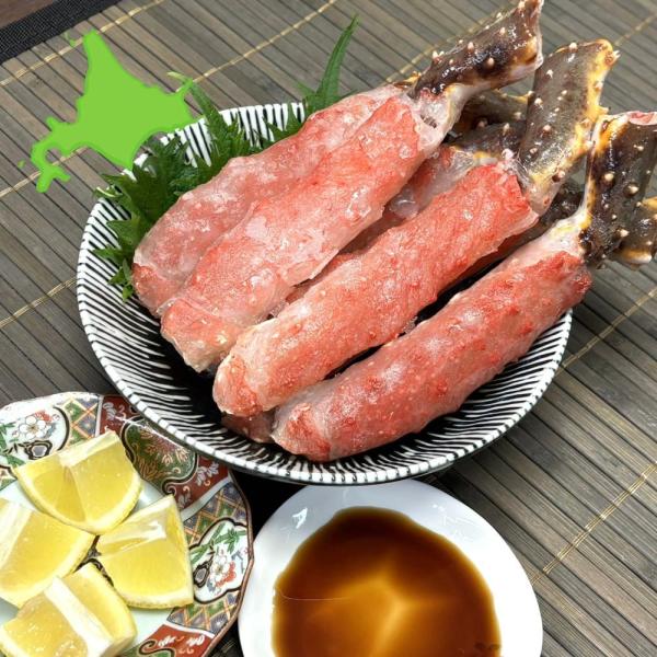 ■商品について■北海道根室産タラバガニの殻をむき冷凍してあります。（３番目の写真は約１ｋｇになります）カット済みなので面倒な殻むき不要で解凍後すぐに食べられます。また身入りが悪いなどの心配もなく、後処理（ゴミ処理）も少なくて済みます。太平洋...