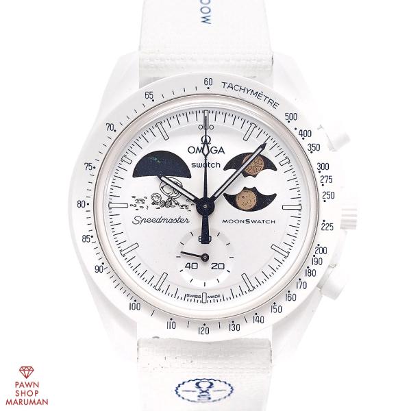 【商品番号】 SMW0297【メーカー】 スウォッチ【商品名】 オメガコラボ ミッショントゥアースフェイズ ムーンシャインゴールド スヌーピー【品番・型番】 SO33W701L【程　度】 A+【素　材】 バイオセラミック×ラバー【サイズ】ケ...