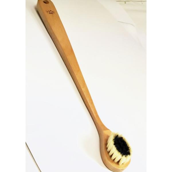 【発売日：2019年03月22日】・《ご注意》※肌に触れて使用する商品です、開封後は返品は受け付けませんのでご了承くださいませ。まーぶる刷子オリジナル商品・最高のコンビネーション背中かきの登場！なんと人気の豚毛と馬毛の2色植毛です。外側は3...