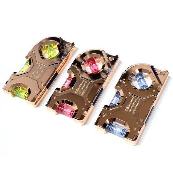 科学の力と匠の技で金属を化匠(けしょう)する。エビス×新潟精機×スワオメッキアルミ削り出し鳶レベル零ピンクゴールドメッキエビスのアルミ削り出しの技術スワオメッキのゴージャスなピンクゴールドメッキ製品一つ一つにシリアルナンバーも刻まれており、...