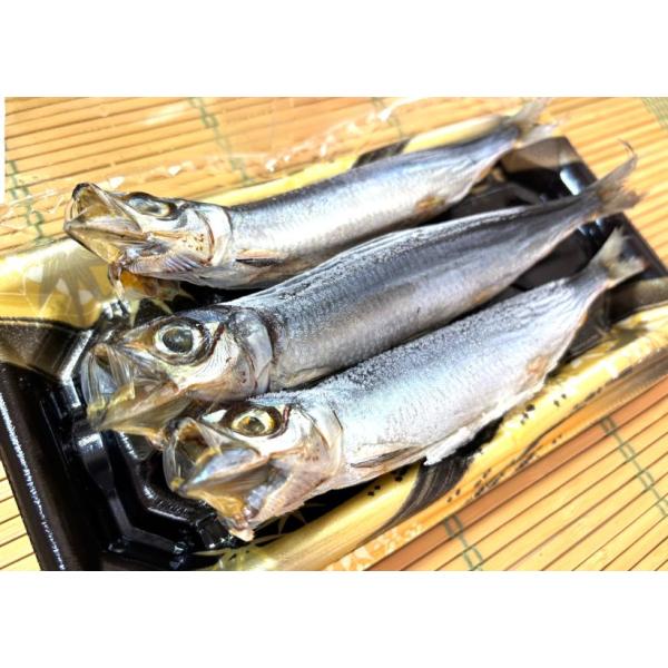 山口県産のウルメイワシ干しです。<BR>かるく焼いて食べてみてください！たまらない美味しさです！<BR><BR>（焼き方）<BR>●網焼きの場合は弱火〜中火で両面を60秒ほど焼いてください。（...