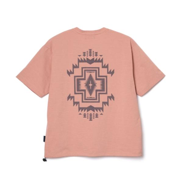 PENDLETON ペンドルトン / カルキュロ ライトウェイトジャージー Tシャツ 6275-4010 col08(Coral)(Herding Star)のご紹介です。暑い時期でも快適に過ごせる機能性素材を使用した半袖Tシャツです。 吸...