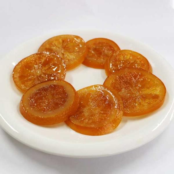オレンジスライスを贅沢に使用し、糖蜜漬けにした製品です。オレンジに合う砂糖を用いて、シロップの糖度を少しずつあげながら丁寧に漬け込みました。オランジェット、焼き菓子等、様々な用途にご使用いただけます。ぎゅっと濃縮されたオレンジの美味しさを、...