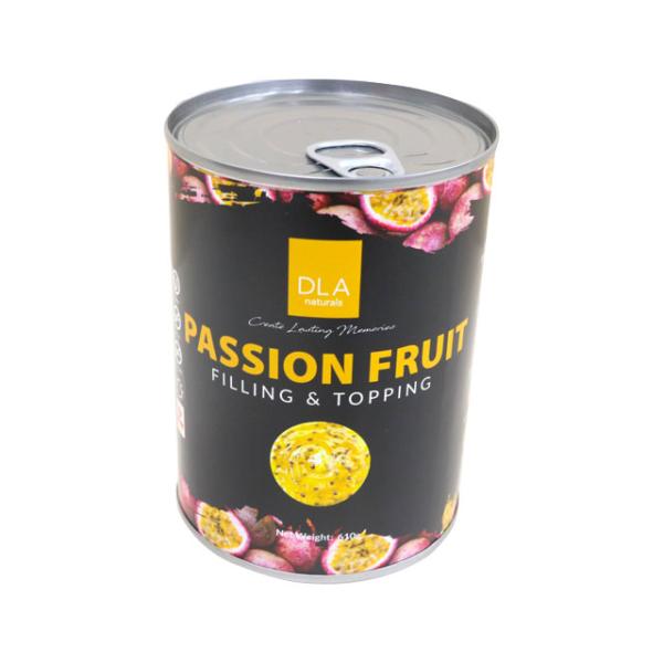 使いやすいサイズのフルーツフィリング。パッションフルーツの種が入っており、甘酸っぱさとプチプチ食感を楽しめます。焼成やトッピングにご使用いただけます。アイスクリームやヨーグルトのトッピングもおすすめです。■使用上の注意開缶後は別容器に移しか...