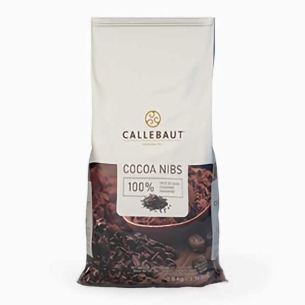 バリーカレボー(ＣＡＬＬＥＢＡＵＴ)のカカオニブ。純粋な香ばしいカカオの香りと、サクサクとした軽快な歯ごたえを作品に添えます。焼いたカカオの濃厚な風味とサクサクした食感のニブは、デザート、さらには香りのよい料理でも、味を上手くまとめてくれる...