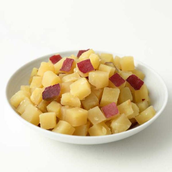 1辺約8mmのサイコロ状にカットしたさつま芋をボイル・蜜漬けしたものです。パンやケーキのフィリングとしてご使用下さい。■製品規格糖度:50°±3°■使用上の注意自然解凍してご使用下さい。冷蔵解凍推奨。（解凍時間/冷蔵庫で約22時間程度）解凍...