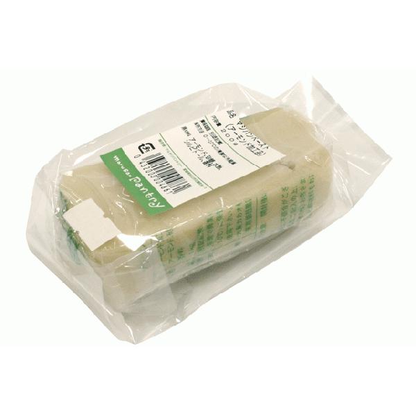 マジパン細工に適したペースト。アーモンド１：砂糖２の割合です。