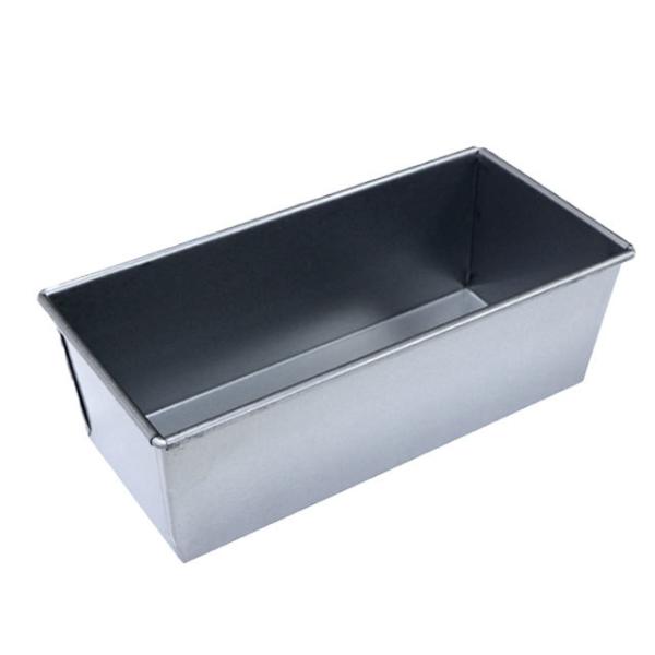 オーソドックスな形のパウンドケーキ型です。ベーキングシートを敷いたりバターを塗って粉をふるうなどしてご使用ください。空焼き不要です。洗った後はしっかり乾かして保管をして下さい。