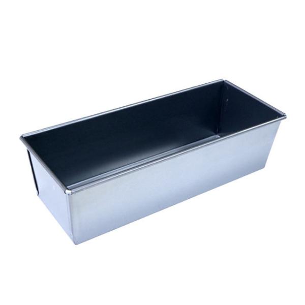 オーソドックスな形のパウンドケーキ型です。ベーキングシートを敷いたりバターを塗って粉をふるうなどしてご使用ください。空焼き不要です。洗った後はしっかり乾かして保管をして下さい。