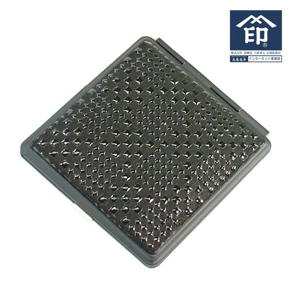 型　番　：　5015-01-167サイズ　：　約 6cm × 5.8cm × 0.9cm重　さ　：　約 40g仕　様　：　鏡1、拡大鏡1素　材　：　鹿革・漆カラー　：　黒地×黒漆　柄　　：　変わり市松小対　象　：　女性用（レディース）製造国...