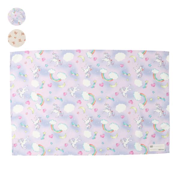 入園・入学準備品！ 毎日のランチタイム、給食の時間が楽しみになるランチマット・ランチクロス・ランチョンマット♪ ユニコーン柄とくま柄の2柄展開。 大きさは縦40cm×横60cmです。 同じ柄で通園バッグ（B27621）、巾着（B27637、...