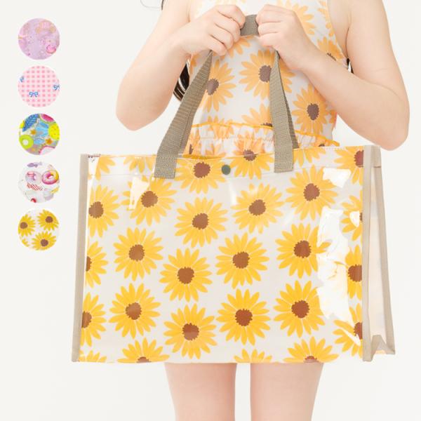 毎年人気のプールバック、プールバッグ。 スイミング、水泳教室、プール、海水浴などなど夏には大活躍のアイテム。 ラベンダーはユニコーンや馬車やスイーツの総柄、ピンクはチェックとリボン柄、オレンジはフルーツ柄、エメラルドグリーンはスイーツ柄、ブ...