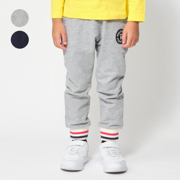 トレーナーよりは薄手、Tシャツよりは厚手のミニ裏毛素材が丁度いい。 裾にラインリブを使ったデザインはスポーティーなイメージ。 カジュアルな着こなしにオススメなロングパンツ、長ズボン。 【アイテム】シンプル ベーシック 無地 カジュアル お洒...