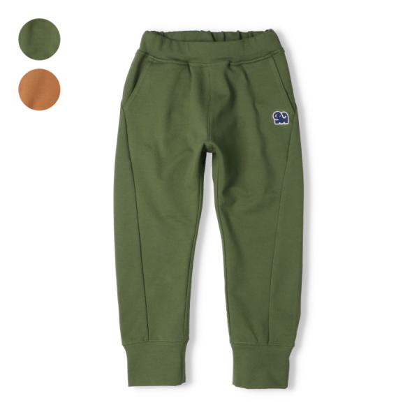 トレーナーよりは薄手、Tシャツよりは厚手のミニ裏毛素材が丁度いい。 ストレッチもきいているので履かせるのも楽ちんで、動きやすそう!! 前ポケット下にぞうのワンポイント刺繍入り。 無地デザインでどんなアイテムとも合わせやすい！ 裾リブデザイン...