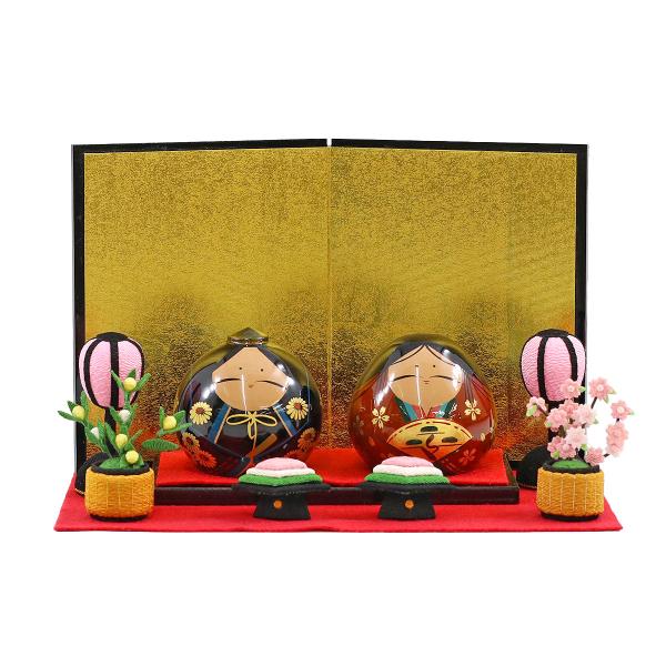 商品名：大内人形 21号 二曲金屏風 お道具付きセット 桐箱入り商品番号：OU-KW-21-NJNO4サイズ：21号 間口22×奥行15×高さ14cm※飾った際のサイズです。※大内人形本体のみ桐箱入りです。【商品画像について】すべての画像は...