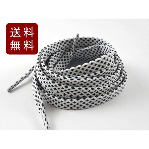 ちょっと幅広のシューレース 1足分2本入り140cmなので、ハイカットのスニーカー向けです。カラー：ホワイトXブラック長さ：約140cm厚み：約0.25cm横幅：約0.8cm素材：ポリエステル1足分（2本セット）パッケージは無い場合がござい...