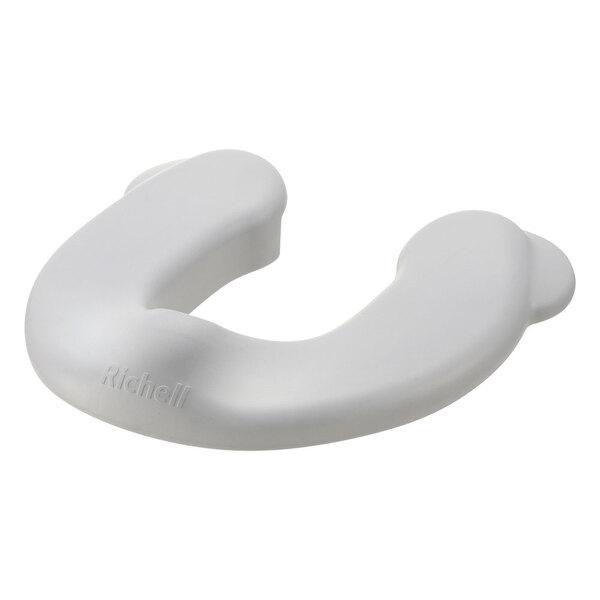 【発売日：2022年10月25日】リッチェル ソフト補助便座K グレーおしりにも、トイレにもフィットするやわらか素材座り心地の良いやわらかい素材でお尻が痛くなりにくい♪・大人用便座にポンとおくだけで設置簡単！・便座の後ろ側が離れているので、...