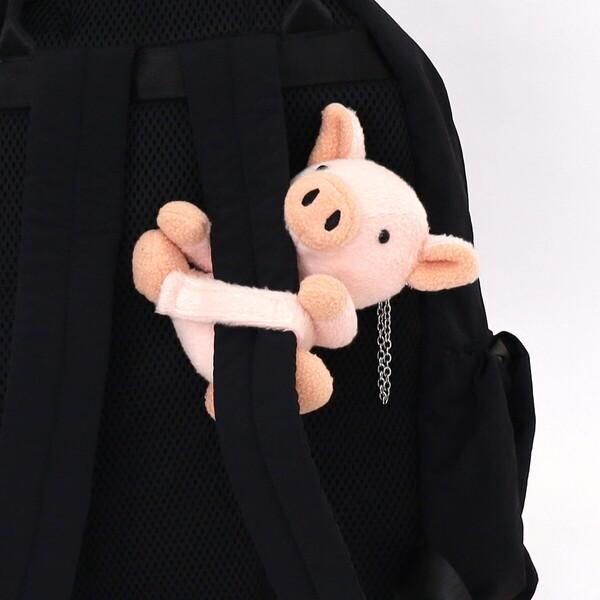 【発売日：2026年02月14日】ピッグ チャーム ポーチ　2026新作 COOCOぬいぐるみのようなチャームポーチピンク色の可愛らしいブタさんのキャラクターをデザイン。バッグや鍵などに付けて楽しむことができます。バッグにつけるときはおなか...