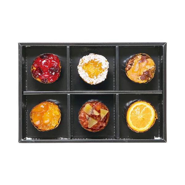 【発売日：2025年06月28日】ホシフルーツ フレンチカップケーキ ６個入 ギフト対応可つやつや光るシロップ漬けや、瑞々しいセミドライの果実がごろごろ。どこから食べても果実の味が広がります。しっとり、リッチな果実感。まるでフルーツ！なカッ...