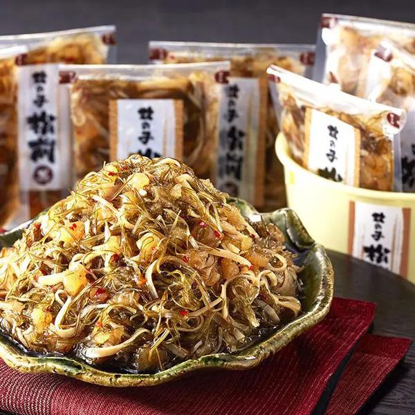【発売日：2026年06月14日】夏限定 博多紀久屋 数の子松前満杯詰 のし対応可保存にも便利な小分けタイプ食感の良い数の子を昆布・いかと醤油だれにじっくりと漬込んだ数の子松前。使いたい分だけ解凍して使え、保存にも便利な小分けタイプです。サ...