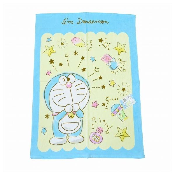 ◎ドラえもんのお昼ねケットです。かさばらず洗濯簡単。サイズは85cm×115cm。◎表地は、優しい肌触りのシャーリング、裏地はソフトなループ地。◎お子様のおやすみタイムはもちろんドライブやレジャーにも便利です----------------...