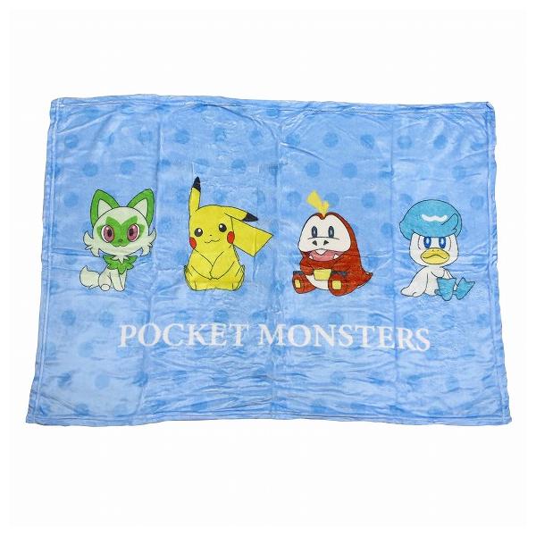 ◎ポケモンのひざ掛け毛布（ブランケット）です。素材はポリエステル100％。一重なので軽くてしなやか◎シングル毛布の１/4サイズなので嵩張りません。使いみちイロイロでとっても重宝します。----------------------------...