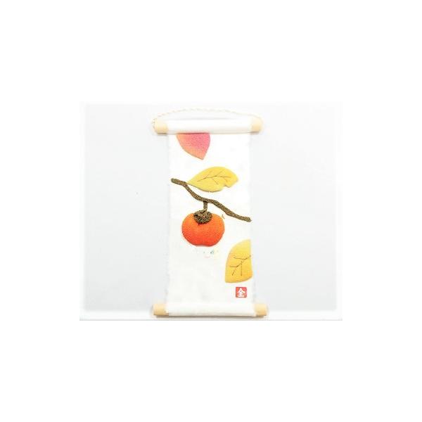 京都の職人の手仕事、京の≪しつらえ≫が詰まったちりめんと和紙の小さなタペストリーです。四季の風景を切り取ったちりめん細工を中心に、手染めの和紙や金銀箔を使って、京都の職人がこだわりをもって仕上げました。ちりめん細工には、丁寧に手染めされたち...