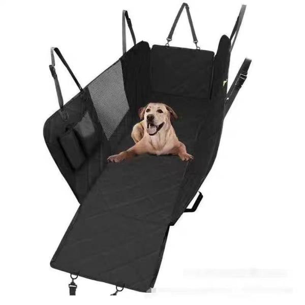 【ペット用ドライブシート】車の後部座席用のペット用ドライブシートです。車を汚す事なく、愛犬やペットと一緒に車でお出掛けする事ができます。【ペットを連れてドライブに行こう】犬や猫のペットと一緒にお出掛けしたい。でも、車の座席が汚れるのは困る。...