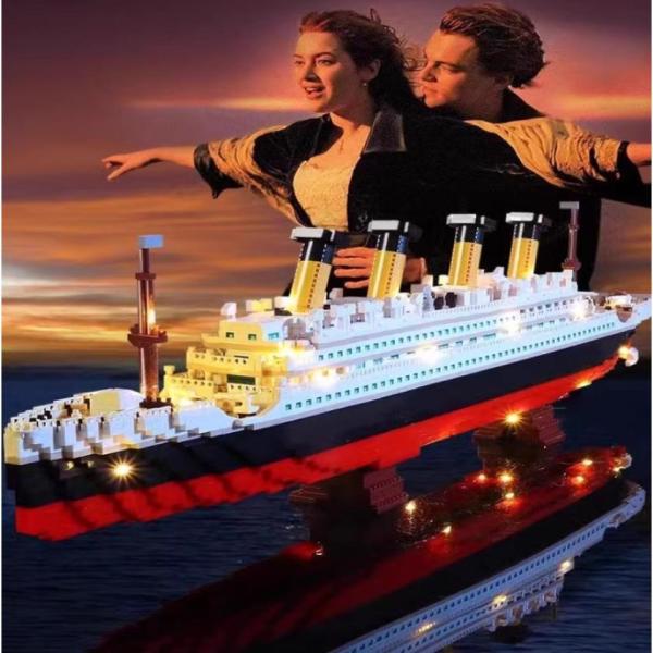 子供の知育玩具にぴったりのブロックおもちゃ。男の子も女の子も大好き！集中力が高まるのレゴシリーズです。互換品ですのでお手持ちのレゴと組み合わせて遊ぶことが可能です。商品名：ブロック レゴ 互換 船 タイタニック 豪華クルーズ船 モデル 航海...
