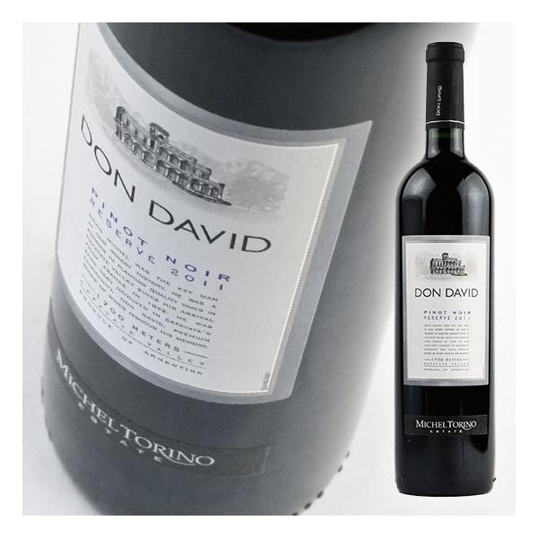 輝きと透明感があり、ほのかにルビーがかった赤。チェリーやラズベリーなどの香りと、樽熟成による香ばしいチョコレートのニュアンスが感じられる。優しく熟成したタンニンがたっぷりと口の中に広がり、その後ブラックベリーの味わいが表れてくる。テロワール...