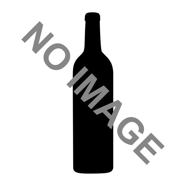 ルイラトゥール。 グレープフルーツやアプリコット、白い大き目な花。バターに蜂蜜。濃厚な果実味に優しい酸味、ミネラルも良く感じる1本。1797年に創業し、ブルゴーニュにおいて最大規模のグラン・クリュを所有するルイ・ラトゥール。英国女王エリザベ...