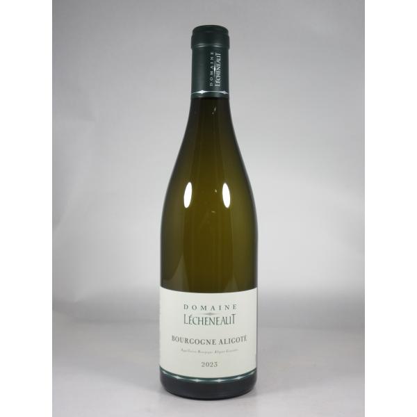 畑はジリィ・レ・シトー村に位置。2つの区画のアッサンブラージュ。細かい砂利交じりの石灰土壌上にあり、泥灰土や粘土と混ざり合っている。白ワイン白ワインヴィンテージ：2023品種：アリゴテ容量：750ml生産国：フランス産地：ブルゴーニュ LE...