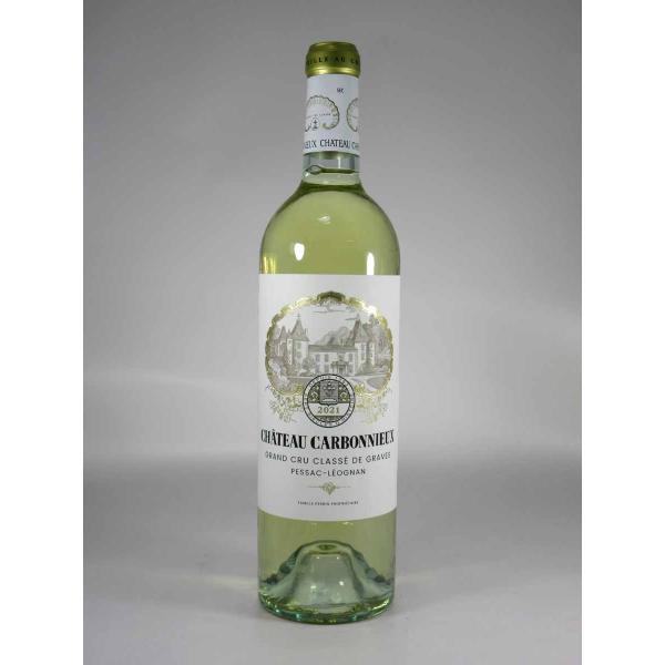 ペサックレオニャンの土壌、ガロンヌ河が運んできた砂利や粘土層そして石灰岩からは、ボルドー地域で最高の白ワインが生まれる。カルボーニュ・ブランは若い頃に飲めば爽やかでピュアなフルーティーさが愉しめ、熟成すると砂糖漬けのドライフルーツのようなフ...