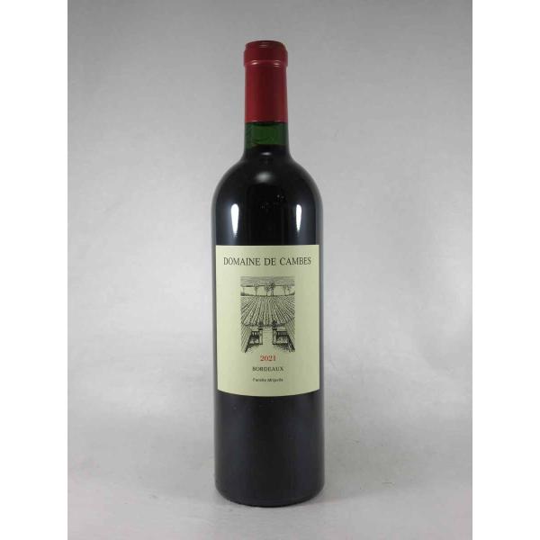 シャトー・ロック・ド・カンブの下部斜面に位置しているドメーヌ・ド・カンブは、ジロンド河に接しているため土壌は粘土が多い粘土石灰質。品種はメルロ（約65％）、カベルネ・フラン（約30%）、マルベック（約5％）。ロック・ド・カンブよりしなやかで...