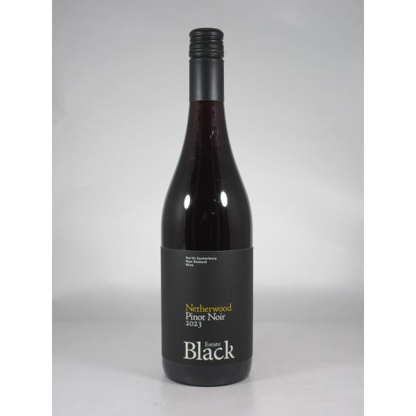 2020VTは100％を全房で醸造。いきいきとしたレッドチェリー、秋のは、深紅のバラ、そしてほのかな豊かな大地のアロマ。絹のように滑らかで甘美な赤い果実のフレーバー、果実と成熟した茎からくる骨格のあるタンニンを感じます。このワインは無清澄・...