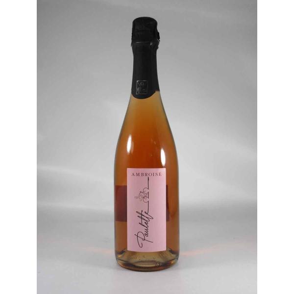 粘土石灰質土壌の丘の区画から選りすぐったピノ・ノワール100％で造られる。セニエ法。空気圧式圧搾機に入れ、24時間果皮に果汁を浸漬した後、全房で優しく徐々に圧搾し、果汁を抽出する。温度管理されたステンレスタンクで野生酵母による自然なアルコー...