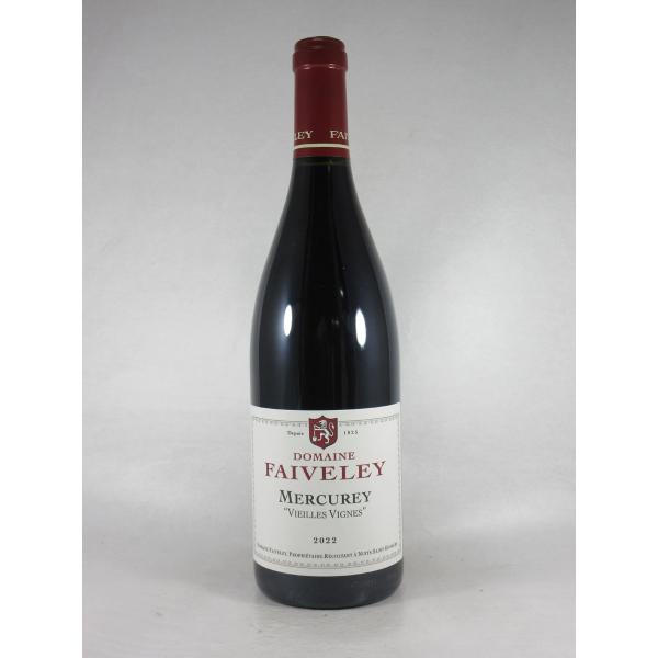 メルキュレのいくつかの村名区画から。フェヴレは赤用に29.10haの畑を所有する。62年、78年、81年に植樹。鮮やかなルビー。ラズベリーやダークチェリーなどの果実香が華やかに感じられる。口の中でも爽やかな果実味が中心となり、しなやかで滑ら...
